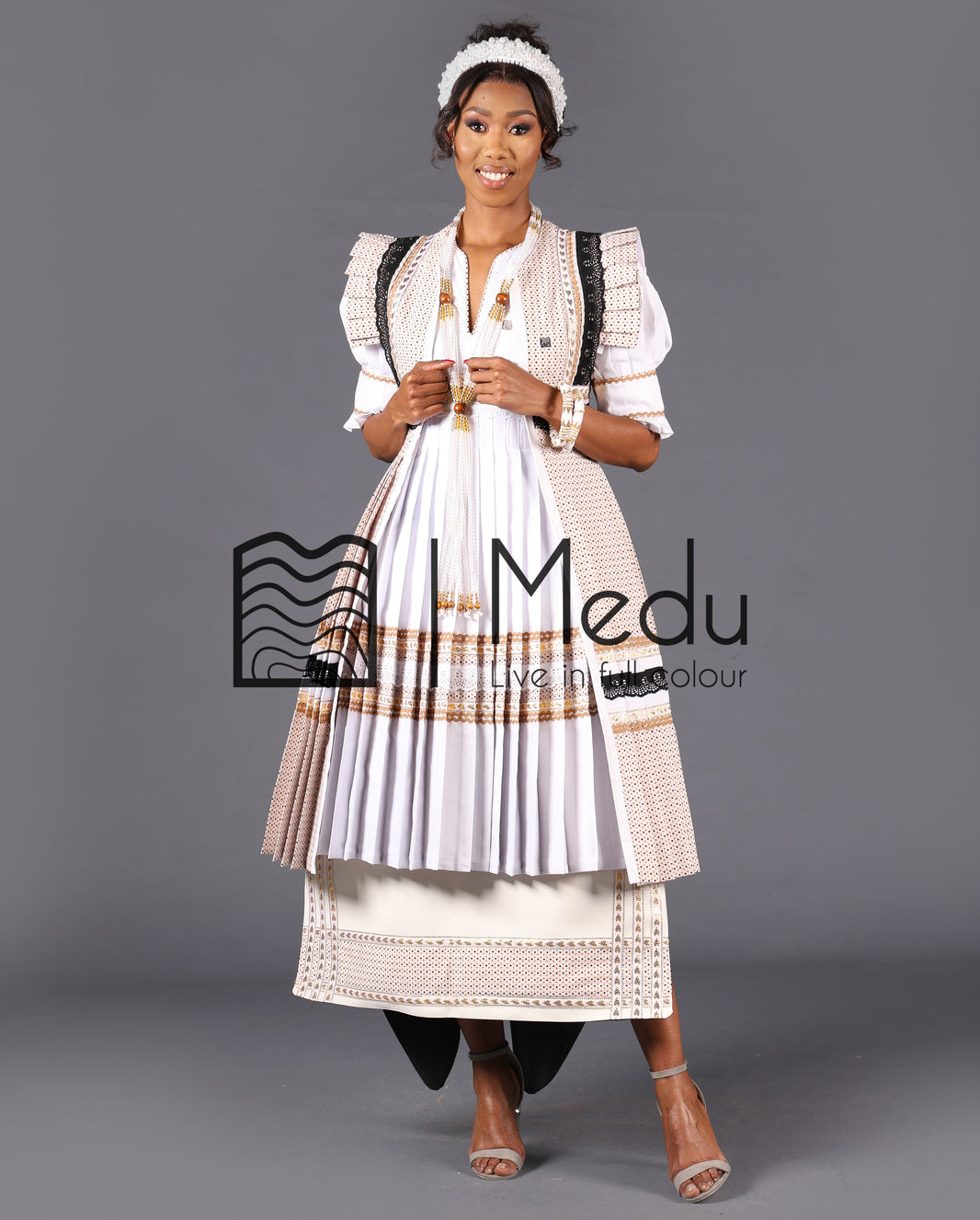 Beige and white theme – MEDU by Sepedi Bapedi